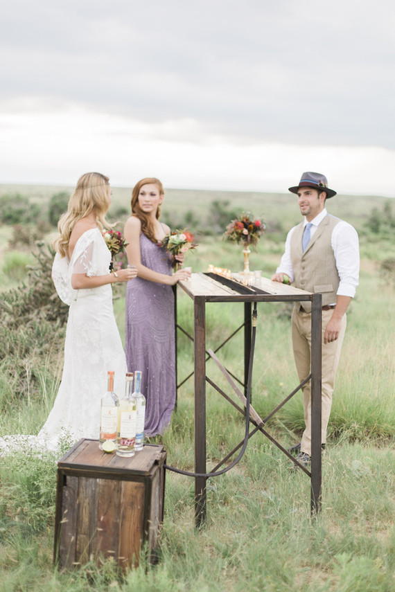 Outdoor portrait | Wedding & Party Ideas | 100 Layer Cake